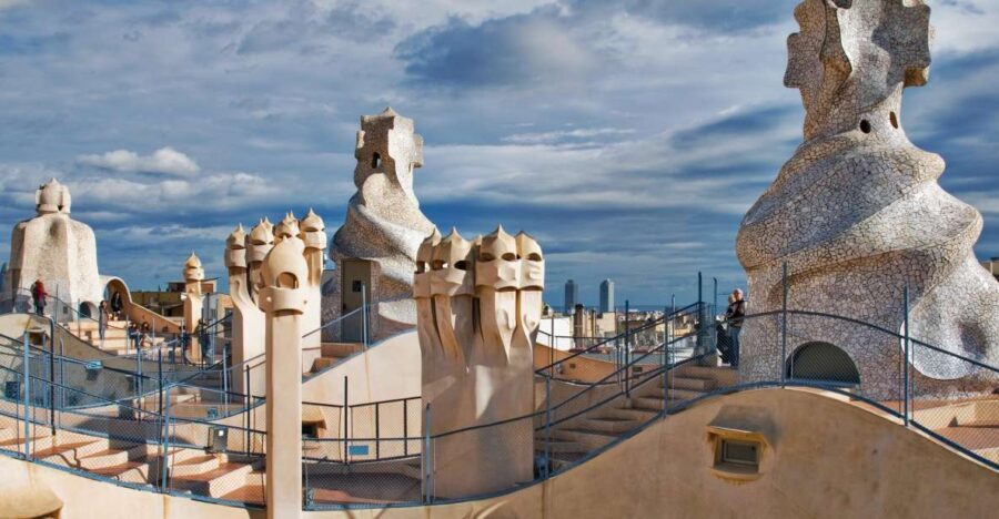 The Genuis of Gaudi & Modernist Architects - Who Will Love This Tour?