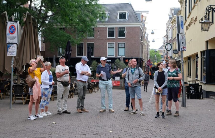 The Hague: Courtyard Walking Tour - Assessing the Value and Practicality