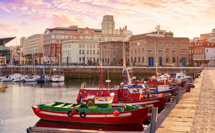 The Old Town Walking Tour La Coruña - Detailed Breakdown of the Itinerary