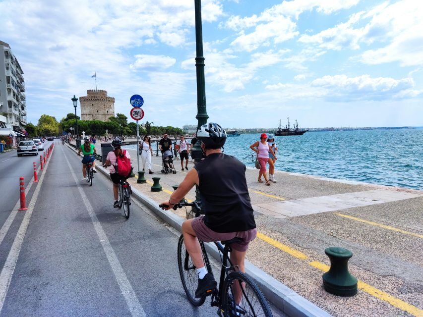 Thessaloniki: Bike Tour - Guides and Group Size