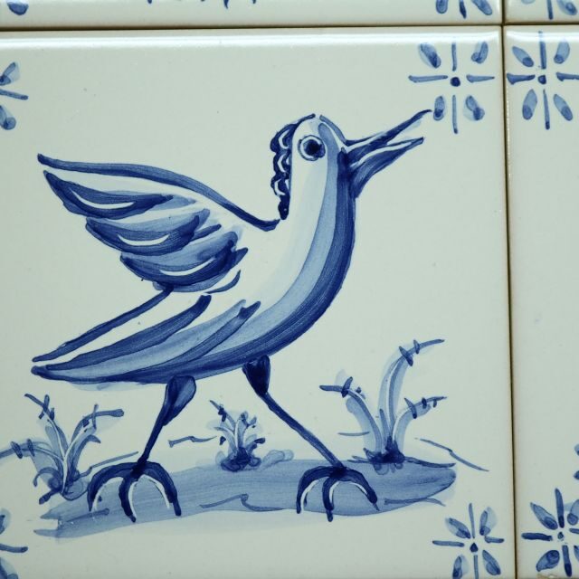 Tile painting workshop in the Algarve - Exploring the Experience in Detail