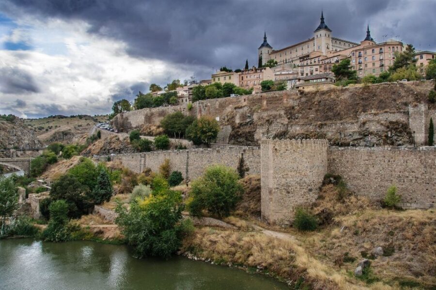 Toledo: City of the Three Cultures Guided Walking Tour - Discovering the Jewish Quarter