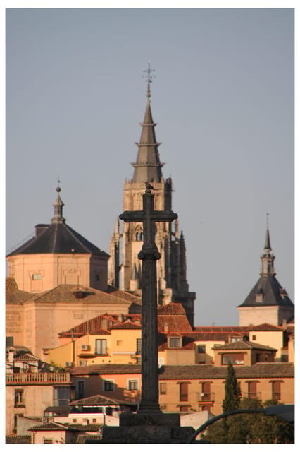 Toledo: Monumentos esenciales: Alcazar, Catedral, Sinagoga - The Sum Up