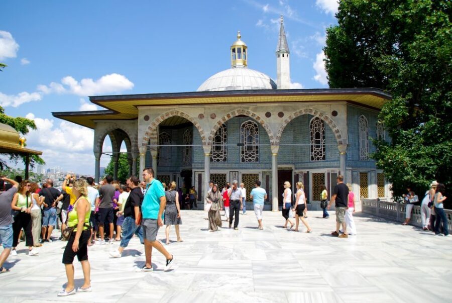 Topkapi Palace, Hagia Sophia, Hippodrome & Blue Mosque Tour - Cultural Highlights: Hagia Sophia and Topkapi Palace