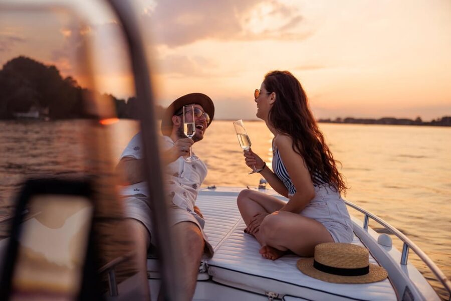 Torrevieja: Sunset onboard + Cava Cup - What Makes This Cruise Special?