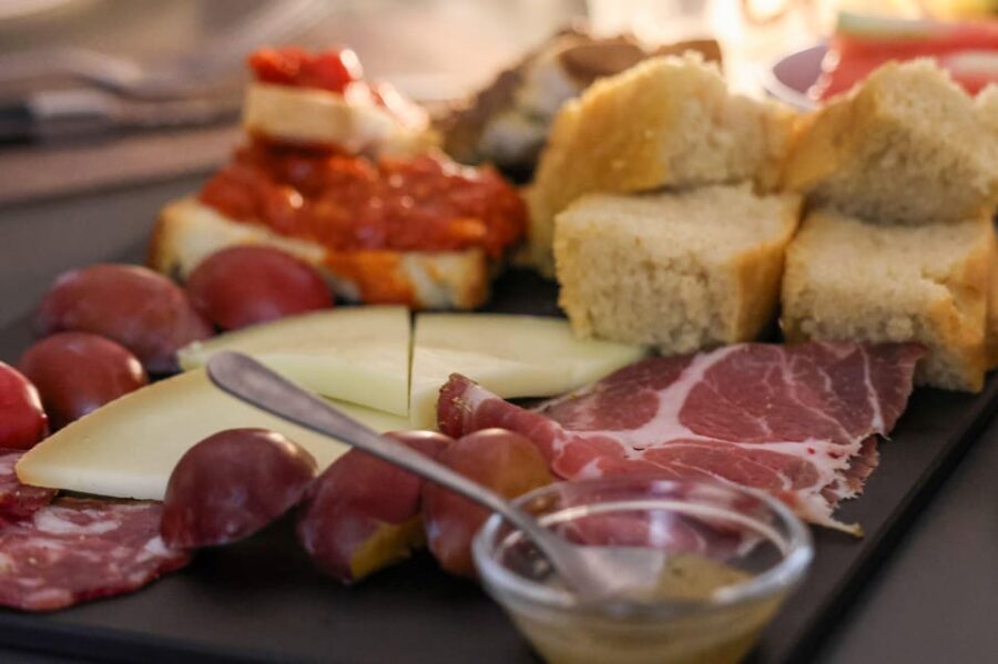 TOUR AND LUNCH AT THE CELLAR, HIS MAJESTY THE FLORENTINE STEAK - A Closer Look at the Experience