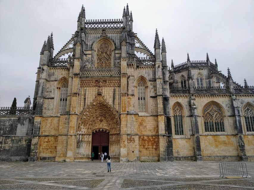 Tour Fátima Batalha Nazaré e Óbidos - Exploring the Highlights in Depth
