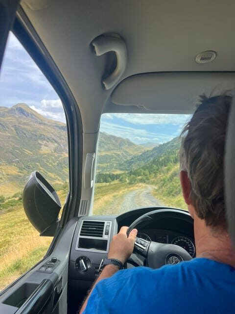 Tour of Aran 4×4 - Fauna, flora and alpine nature - The Benefits of Small Group Travel