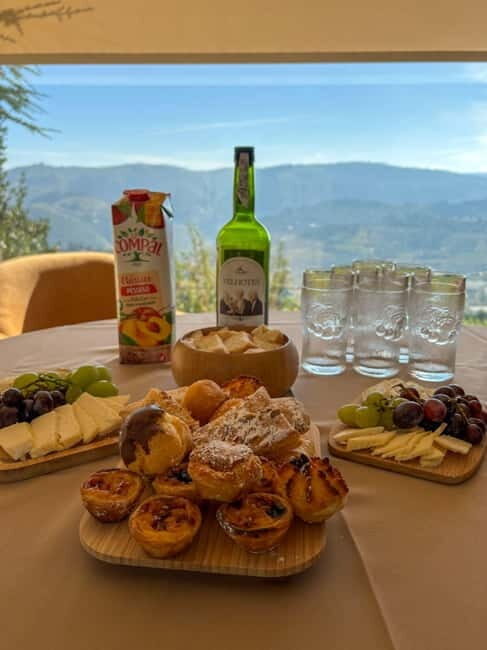 Tour Premium no Douro: Vinho, Cruzeiro e Comida Tradicional - An In-Depth Look at the Tour Experience