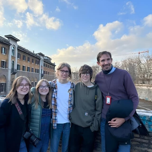 Trastevere and Jewish Ghetto PVT VIP walking tour with Pizza - Exploring Trastevere: Rome’s Living Neighborhood