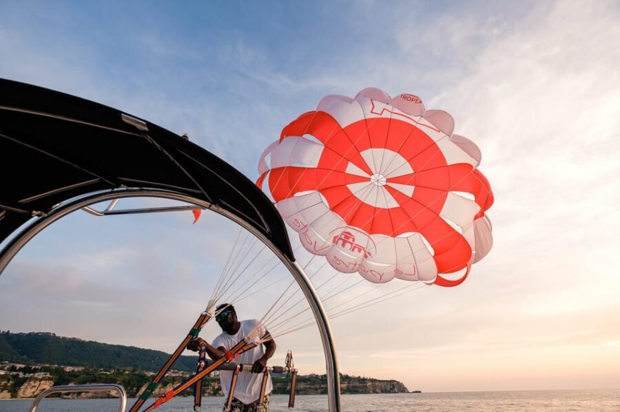 Tropea: Parasailing Experience - FAQs