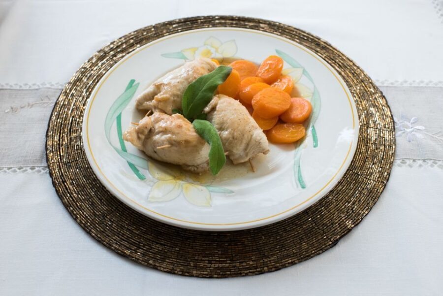 Turin: Market Tour & Lunch/Dinner at a Cesarina's Home - What Makes This Tour Stand Out?