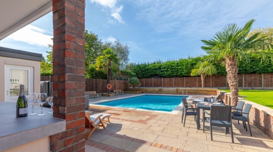 Turkish BBQ with Swimming Pool and Hot Tub - The Experience: What You Can Expect