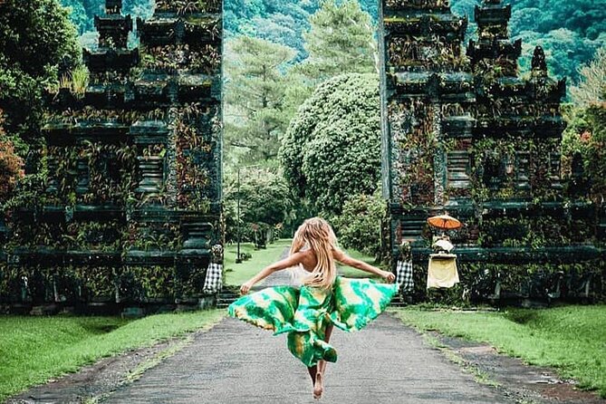 Ulun Danu Temple, Handara Gate, Wanagiri And Banyu Mala Waterfall - Introduction