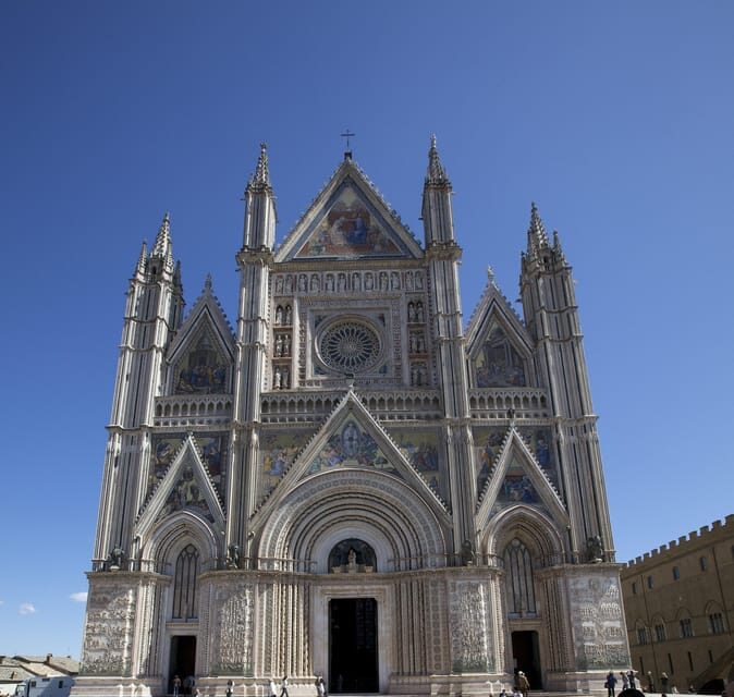 Umbria: Orvieto guided tour with lunch & Underground Orvieto - Saint Patrick’s Well: Engineering Marvel and Legend