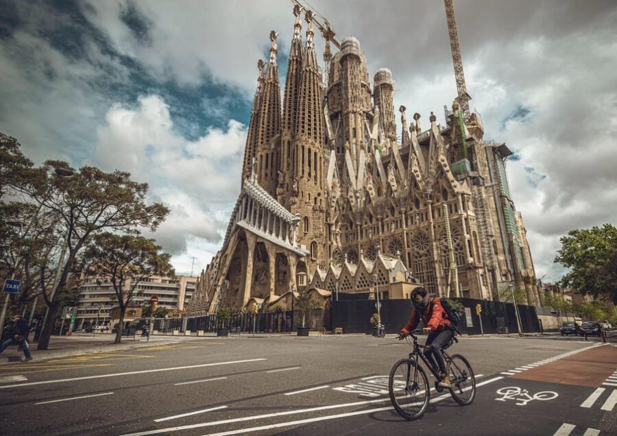 Uncover Sagrada Familia: Gaudís Designs and Museum Exhibits - Why This Tour is a Great Choice