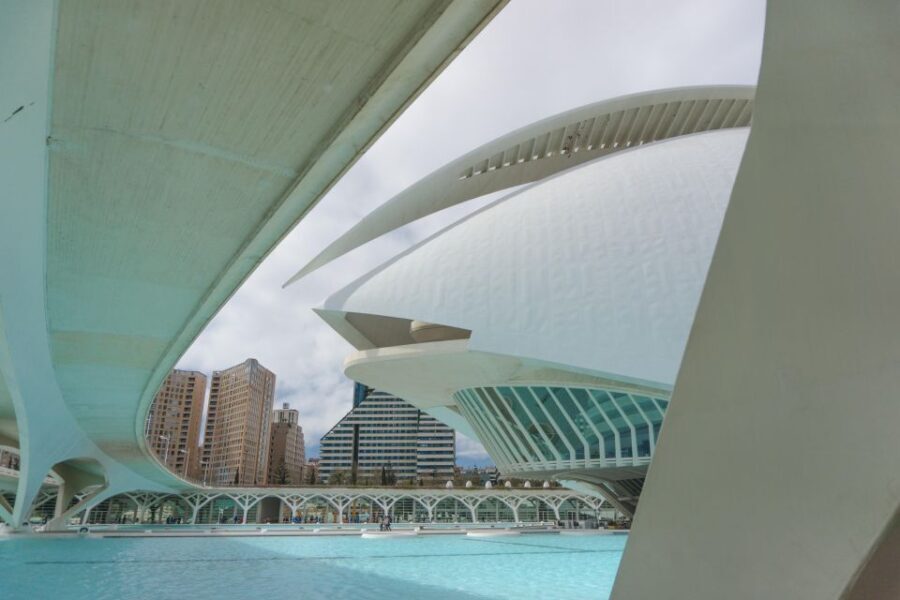 Valencia: Capture the most Photogenic Spots with a Local - What’s Included and What’s Not
