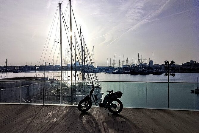 Valencia: Unforgettable Bike Tour & Coastal Catamaran Cruise - Key Points