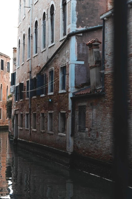 Venice: A Private Session With a Local Videomaker - What’s Included and What’s Not