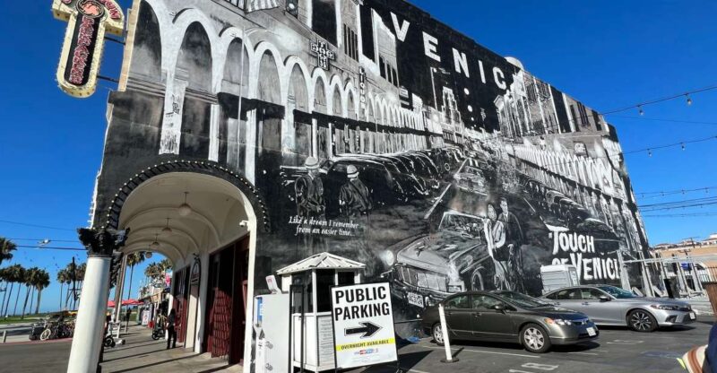 Venice Beach : French guided walking tour - Key Points