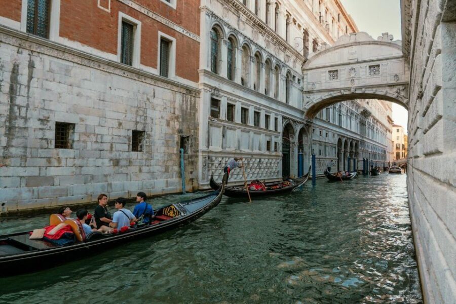 Venice: Doge's Palace and Basilica Tour with Gondola Ride - What Reviewers Say