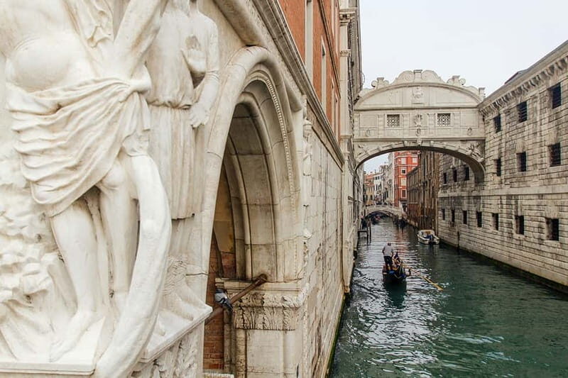 Venice: Doges Palace, Prison, and Secret Passageways Tour - Art, Architecture, and Secret Passages