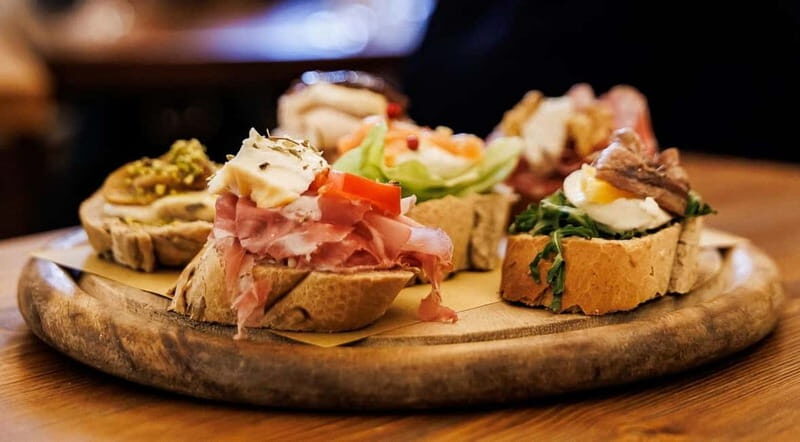 Venice Food Tasting Tour: Bites, Wine, Dinner & Local Guide - What You Can Expect