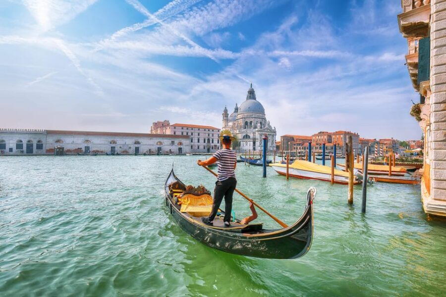 Venice: Gondola Ride with Live Guide or Audio Guide - Who Will Love This Tour?