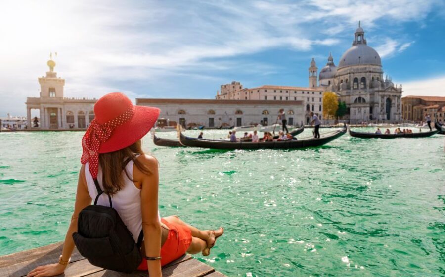 Venice: Gondola Tour under the Bridge of Sighs & Audio Guide - The Authenticity and Practicalities