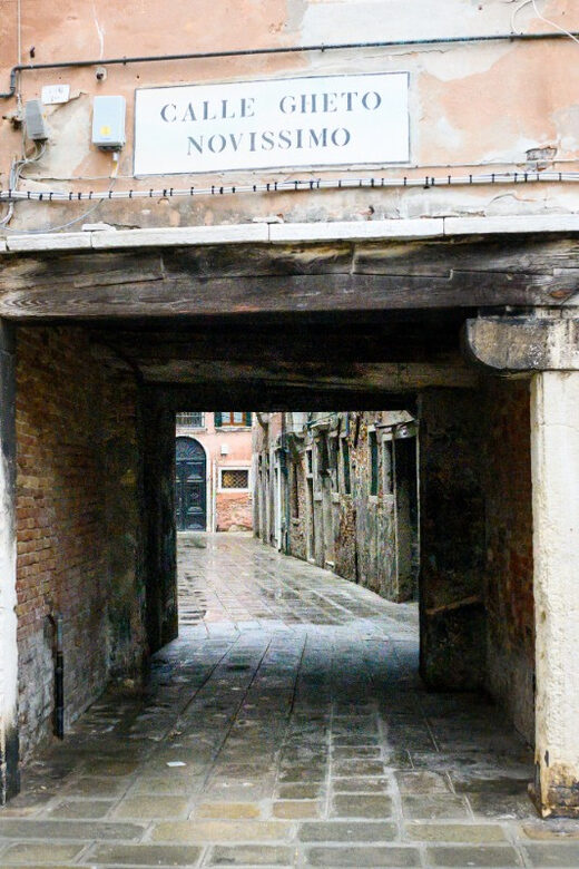 Venice: Guided Tour of Synagogues and Ghetto Area - The Value of a Guided Experience