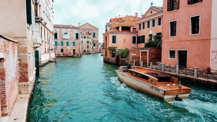 Venice: Guided Walking Tour with skip-the-line tickets - In-Depth Look at the Monuments