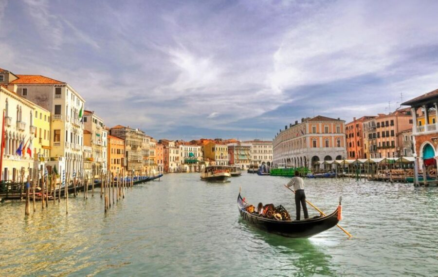 Venice: Private Gondola Cruise for up to 5 Passengers - An Honest Look at the Experience