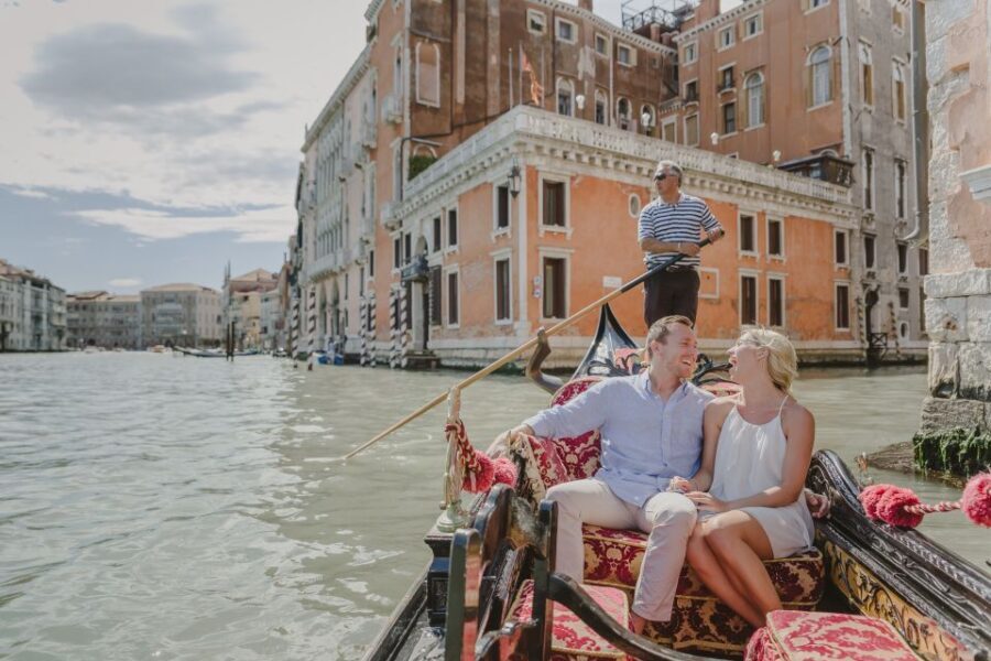 Venice: Private Gondola Ride with Photo Shoot - What to Expect Step-by-Step