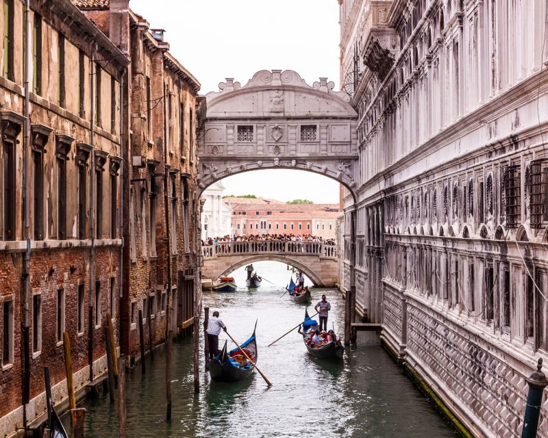 Venice: Private Tour with Doge's Palace, St. Mark's, Gondola - FAQ
