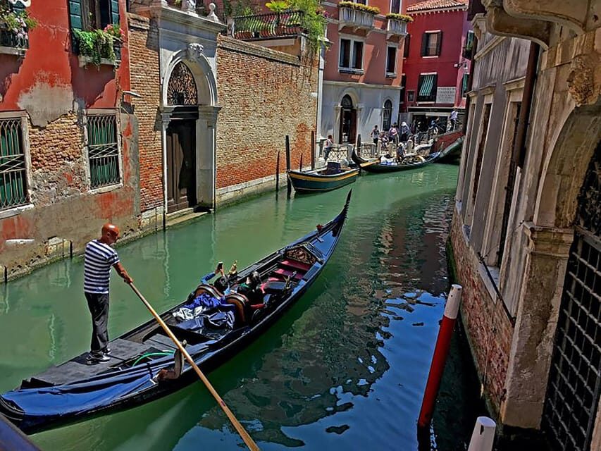 Venice: Rialto Bridge Guided Tour and Shared Gondola Ride - What Makes This Tour Valuable?