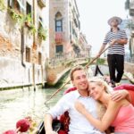 Venice: Romantic Gondola tour and Dinner for two - An In-Depth Look at the Experience