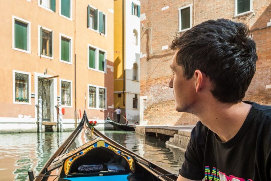 Venice: Shared Gondola Ride Across the Grand Canal - The Authentic Venetian Waterway Experience