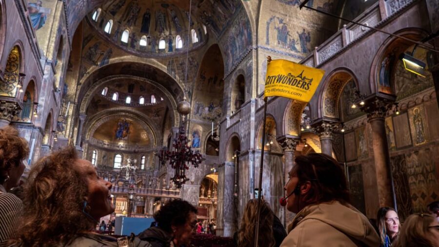 Venice: St. Mark's Basilica Guided Tour and Gondola Ride - Transition to the Gondola Ride