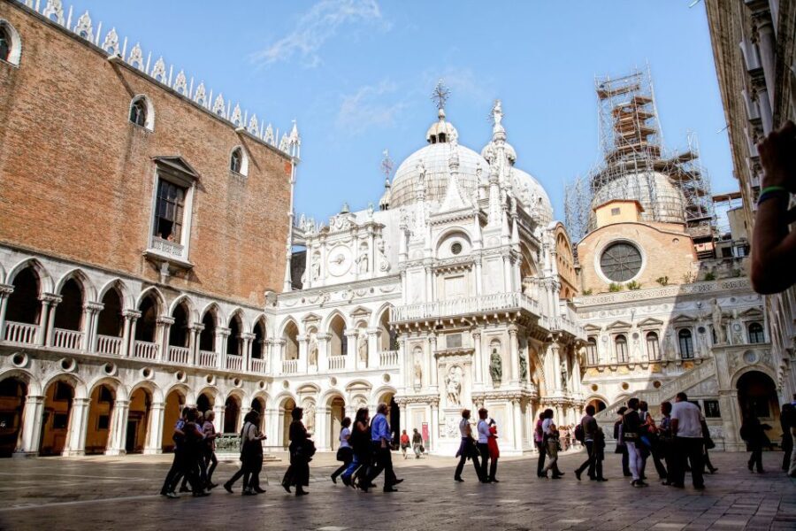Venice: Walking tour, Doge Palace, & St. Mark's Basilica - Authentic insights from reviews