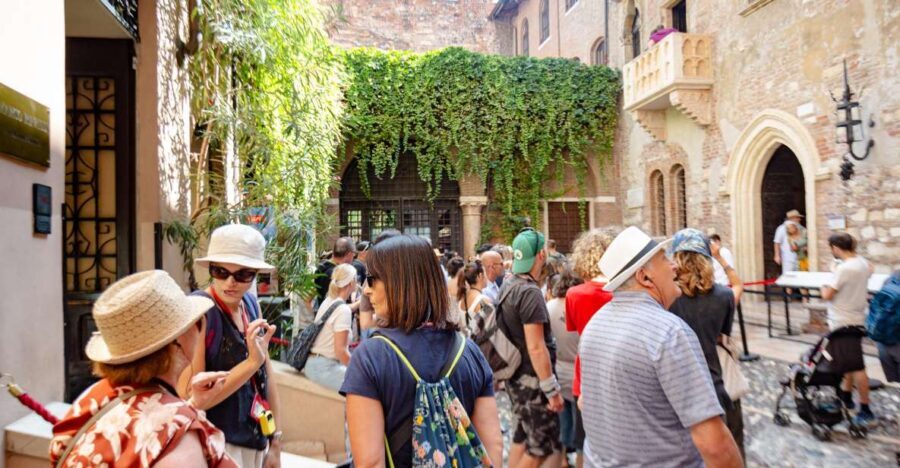 Verona: City Highlights & Street Food Walking Tour - First Stops: Sweet Beginnings and Juliet’s House