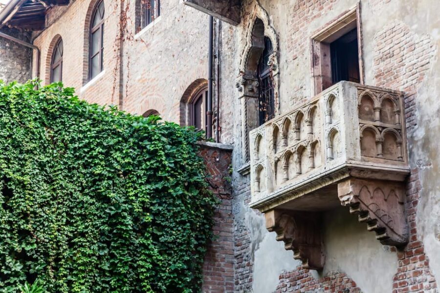 Verona: In the footsteps of the Romeo & Juliet with a Local - The Experience of the Guided Walk