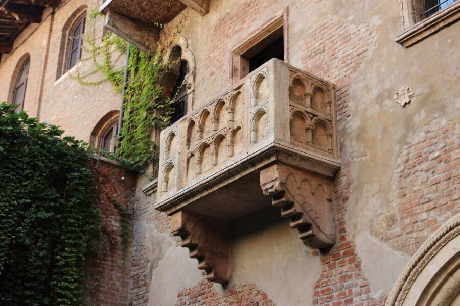 Verona Private Walking Tour - The Legend of Juliet and Verona’s Romantic Aura
