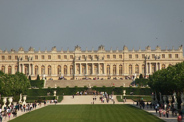 Versailles-Giverny Day Tour with Lunch at Moulin de Fourges - The Itinerary: What You Can Expect