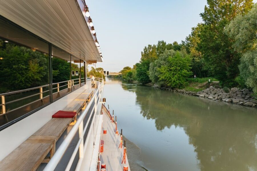 Vienna: 3-Course Evening Dinner Cruise - The Balance of Price and Experience