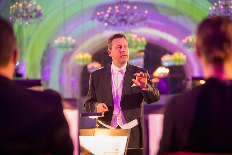 Vienna: Schönbrunn Palace Evening Tour, Dinner and Concert - A Closer Look at the Schönbrunn Evening Experience