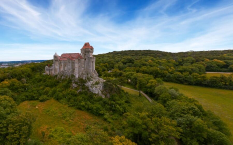 Vienna: Vienna Woods Tour with Underground Lake and Wine - FAQs