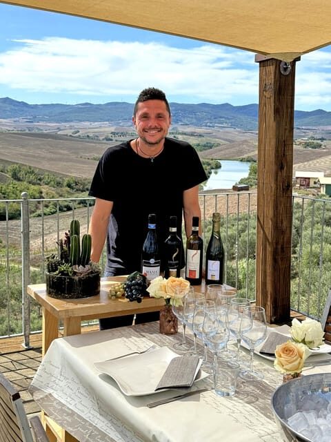 Volterra: Wine Tasting with Lunch or Dinner in Tuscany - The Expert and the Learning Curve