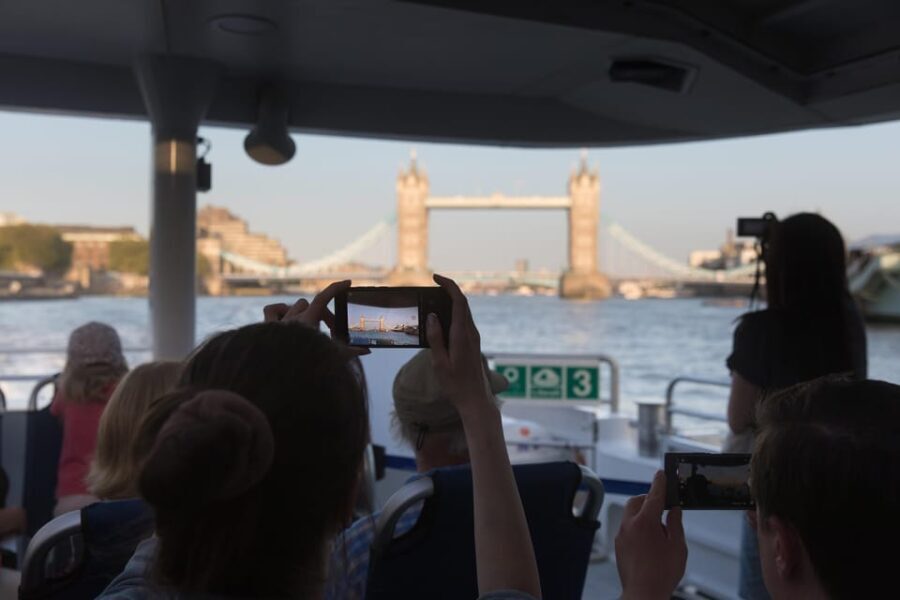 Westminster - Greenwich One-Way Thames Cruise + Painted Hall - Guided Talks and Self-Guided Exploration