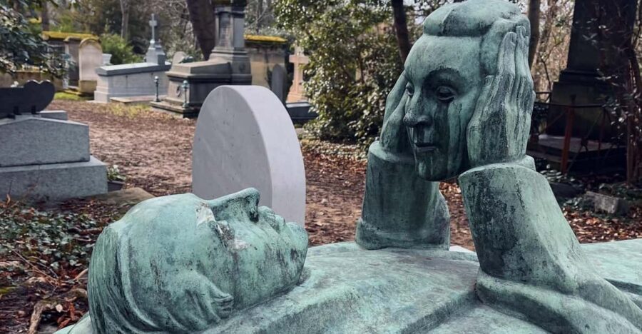 Who Killed Victor ? Escape Game at Père Lachaise Cemetery - What to Expect During the Tour