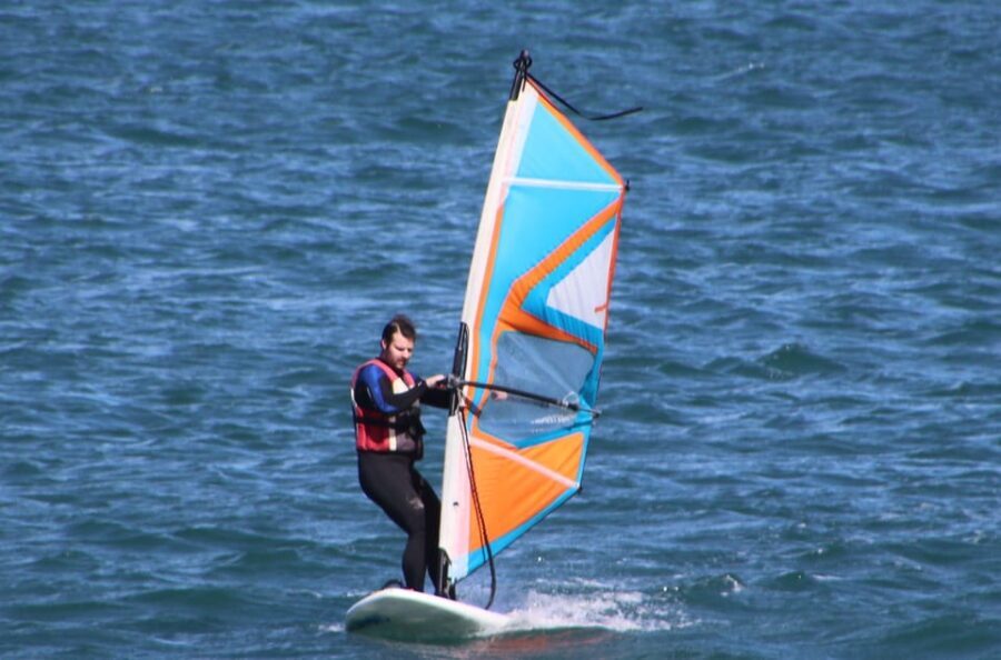 Windsurf class on Valencia beach - The Learning Environment
